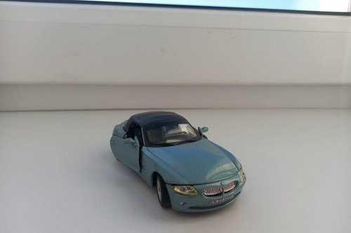 BMW Z4. Cararama 1:43