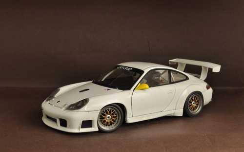 Autoart 77821 Porsche 911 996 Gt3r White (street)