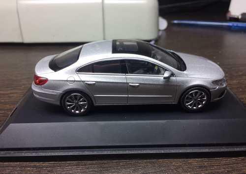 Модель 1/43 VW passat CC