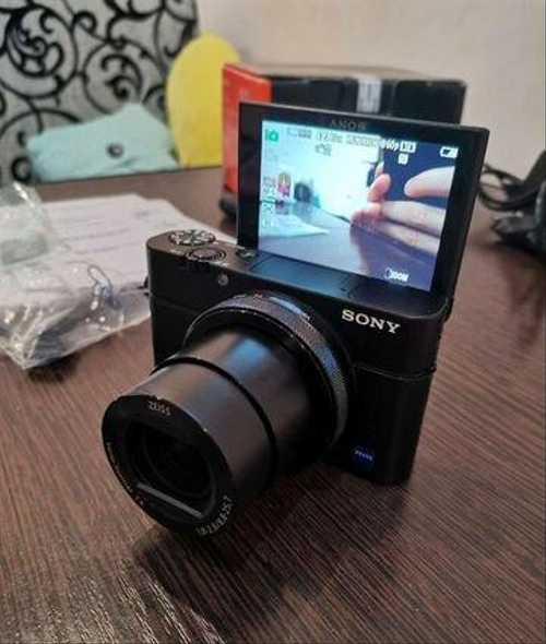 Компактный фотоаппарат Sony rx100 m4