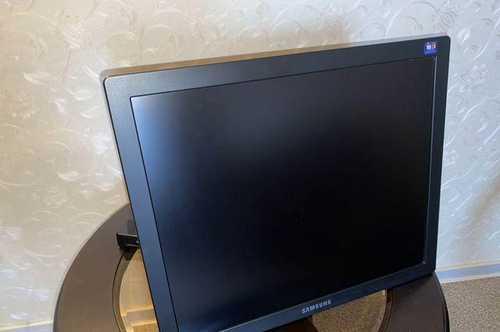 ЖК-монитор 19" Samsung SyncMaster 970P чёрный