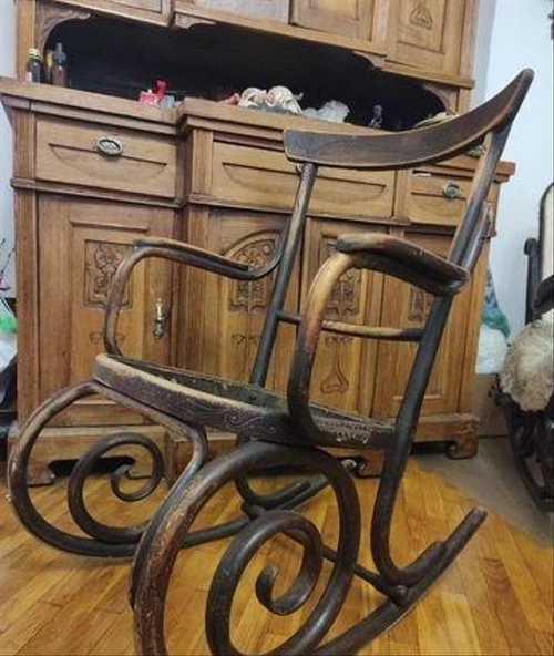 Старинное Кресло качалка «Бpатья Тонетъ»(Тhonеt)