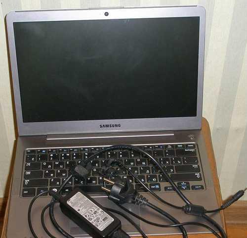 Ноутбук Samsung NP530U3B-A04RU