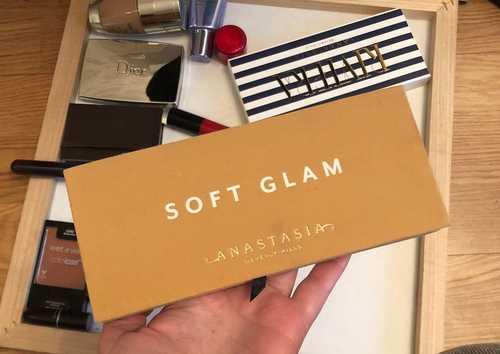 Палетка Soft Glam Anastasia Beverly Hills
