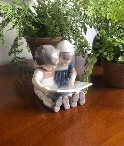 Две статуэтки «Дети читают книгу» производство Дан