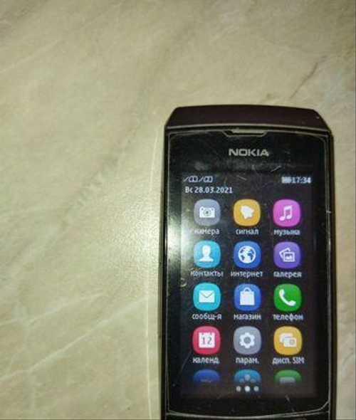 Телефон Nokia Asha 305