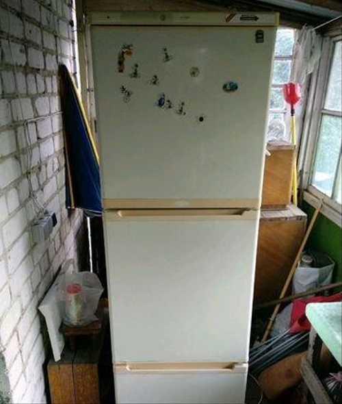 Холодильник трехкамерный Стинол Stinol рабочий