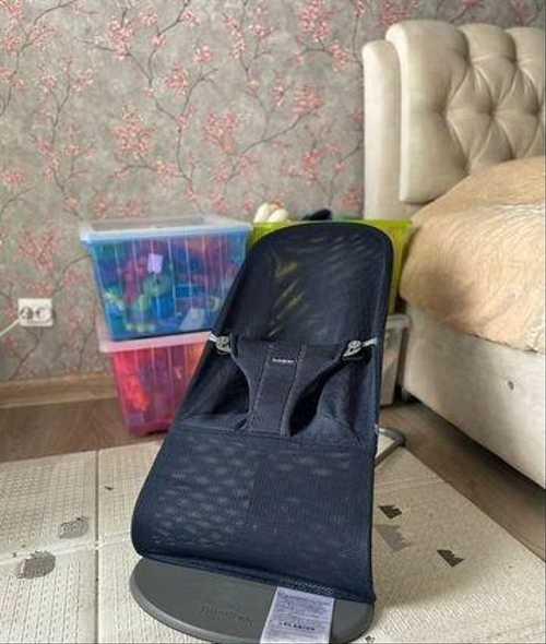 Шезлонг babybjorn 2020 Bliss Mesh