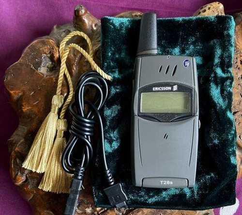 Мобильный телефон Ericsson T28s - ретро шедевр