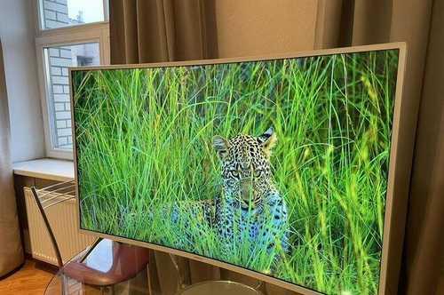 Большой, белый Smart TV 4K телевизор Samsung 43