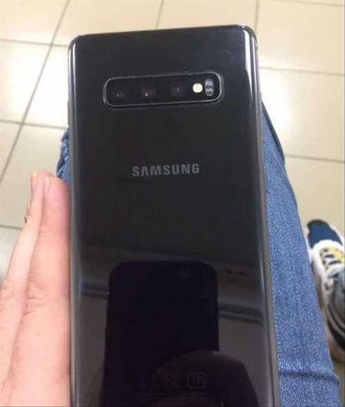 Телефон Samsung s10 plus
