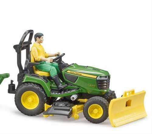 Трактор Bruder John Deere с прицепом