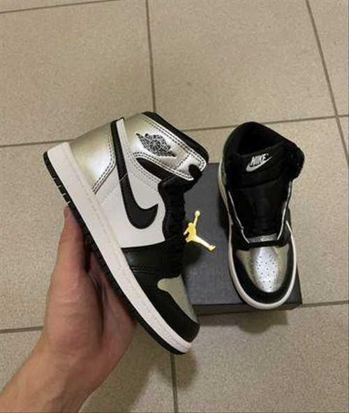 Air jordan 1 high silver toe