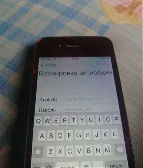 Телефон iPhone 4