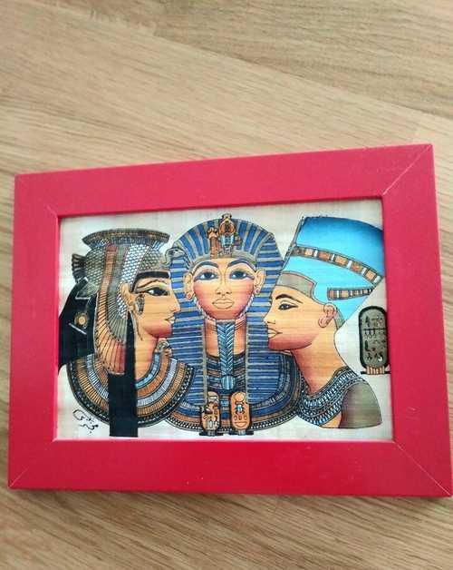 Картины с египетскими мотивами в красных рамках