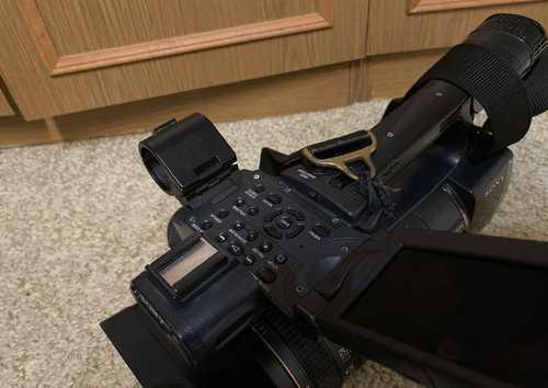 Профессиональная видеокамера sony HDR-AX2000E