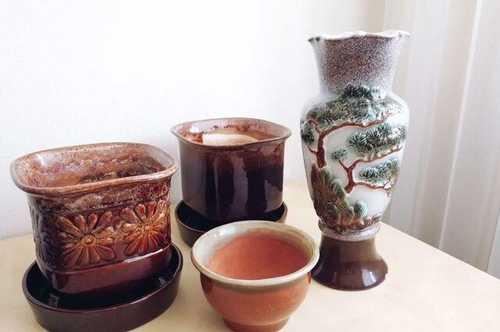 Керамические горшки и ваза