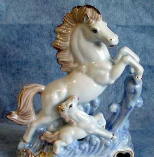 Статуэтка Лошадь с жеребёнком