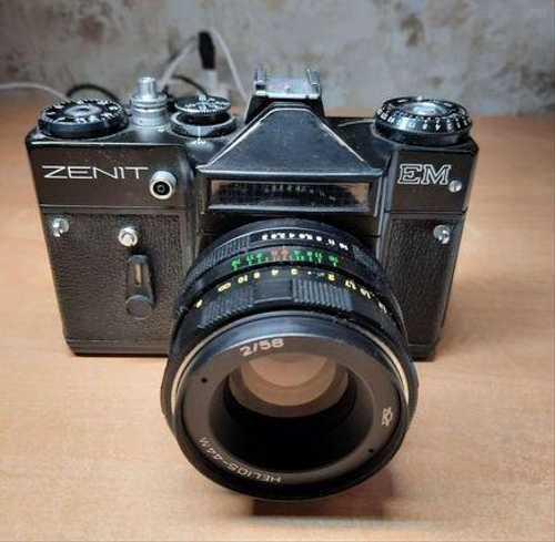 Новый плёночный фотоаппарат Zenit ем СССР
