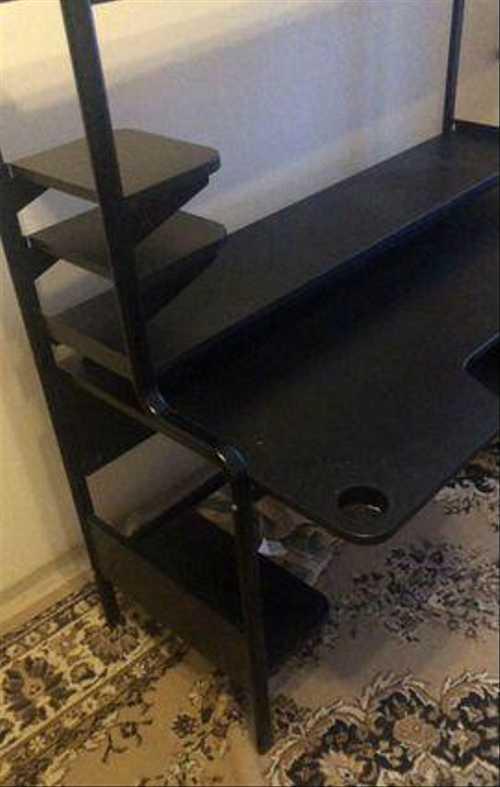 Геймерский стол IKEA fredde