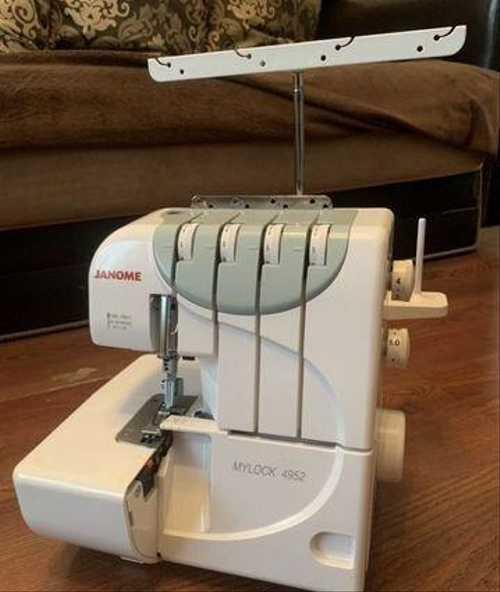Швейная машина Janome оверлок