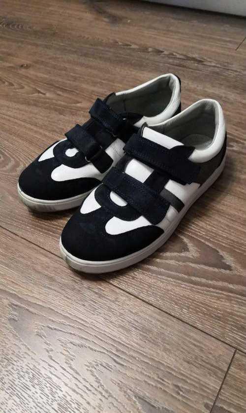 Кроссовки 40 р