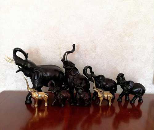 Коллекция слонов из бронзы и красного дерева