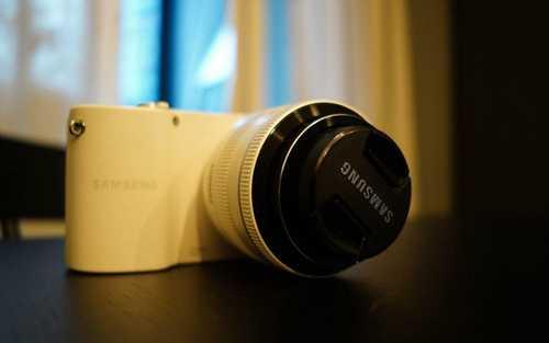 Беззеркальный фотоаппарат Samsung NX1000