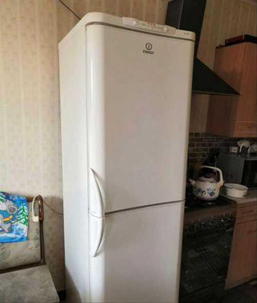 Холодильник бу indesit