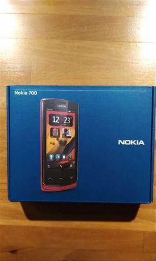 Смартфон Nokia 700