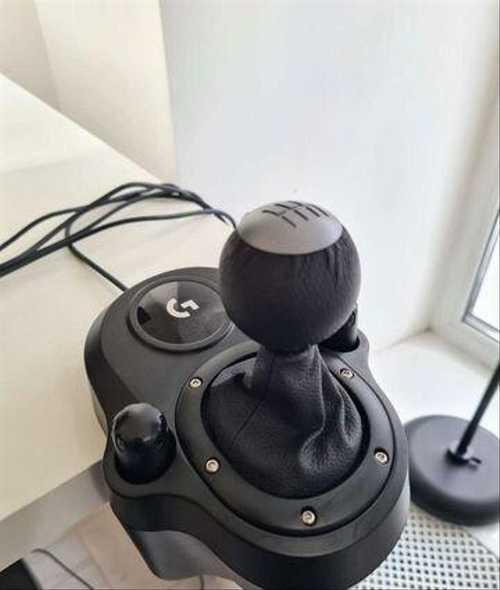 Коробка передач Logitech G Driving Force Shifter