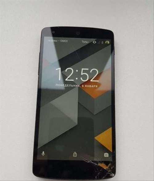 Телефон LG Nexus 5