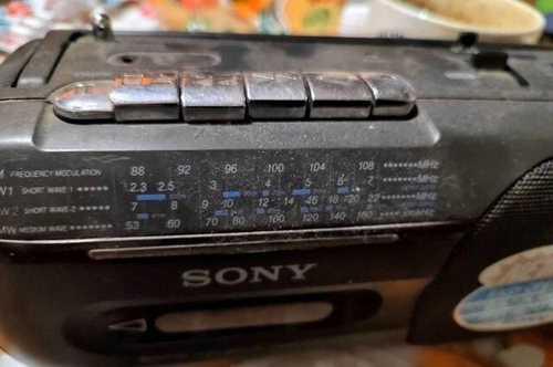 Магнитофон с радио Sony sfm155s