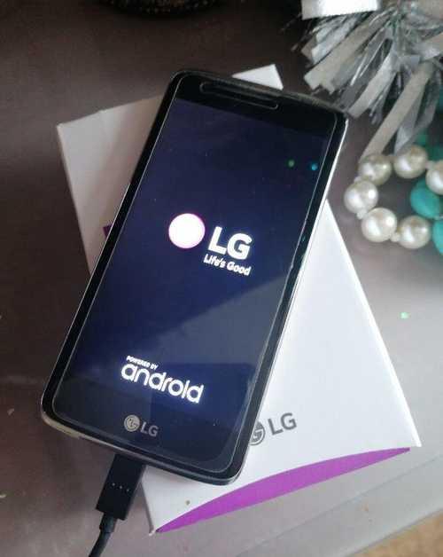 Телефон LG