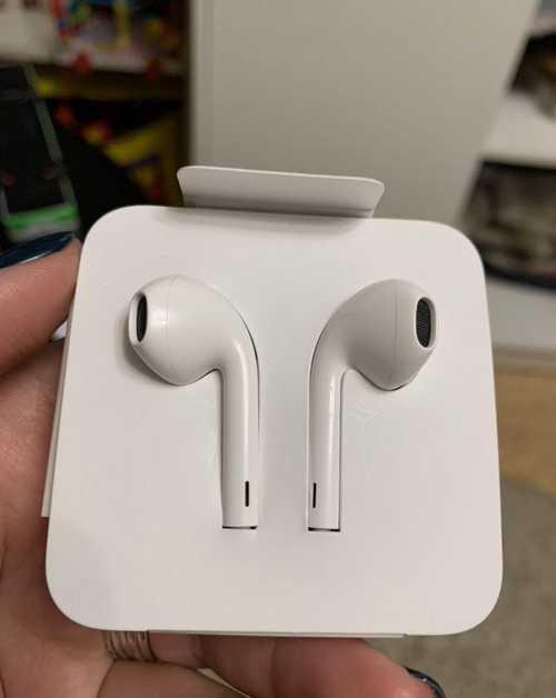 Наушники Apple EarPods with Lightning Connector (m