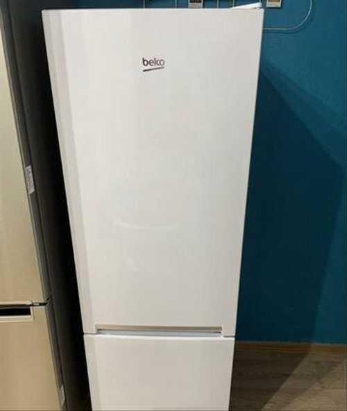 Холодильник Beko rcsk250M00W
