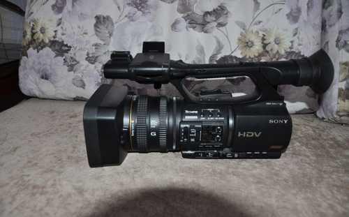 Новую проф камеру Sony HVR-Z5E