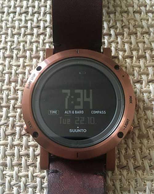 Наручные часы «Suunto Essential»