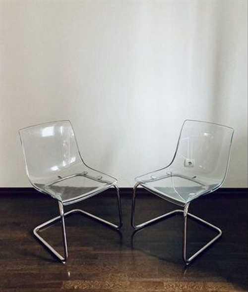 Два прозрачных стула IKEA тобиас