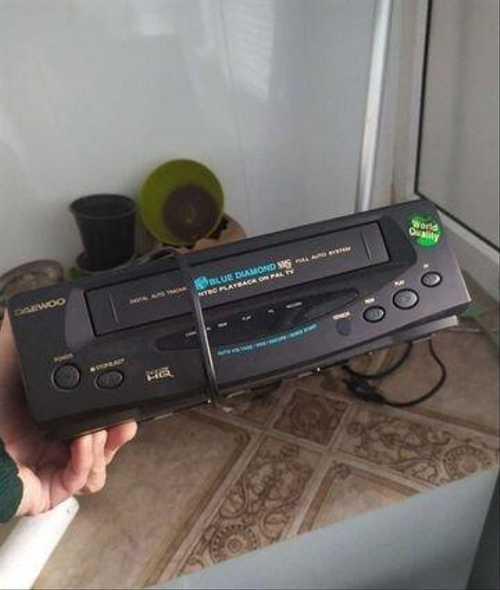 Видеомагнитофон Daewoo VHS