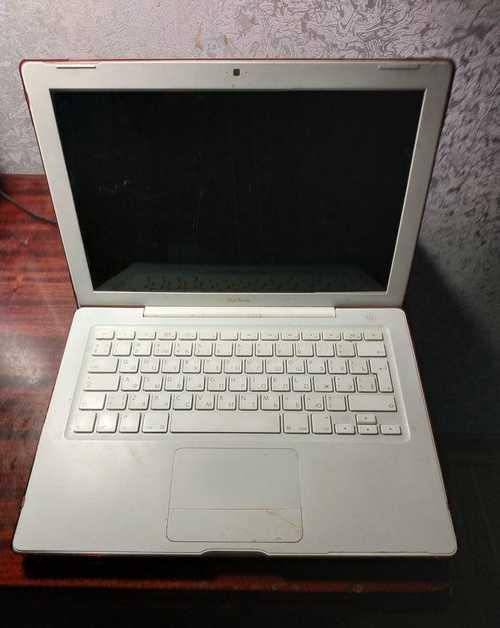 MacBook 3.1 красный