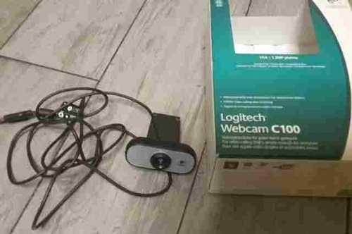 Веб-камера Logitech WebCam C100