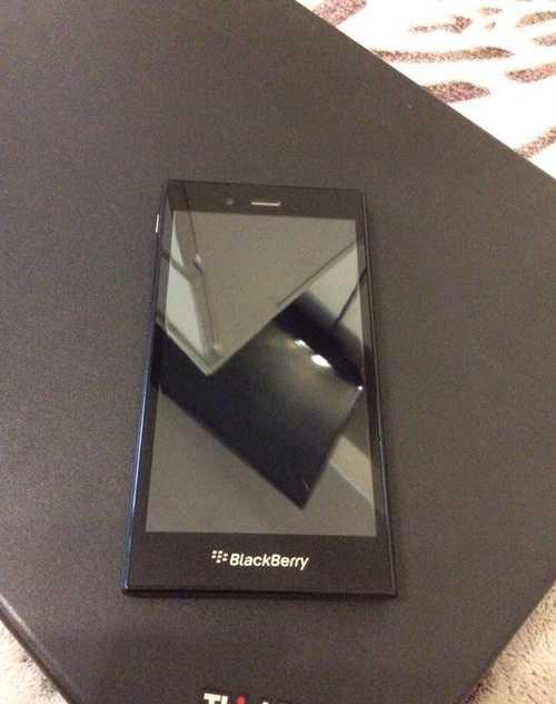 Телефон BlackBerry Z3