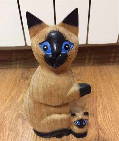 Кошка с котенком (деревянная статуэтка)