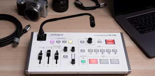 Видео-аудио пульт для стрим-вещания Roland VR-1 HD