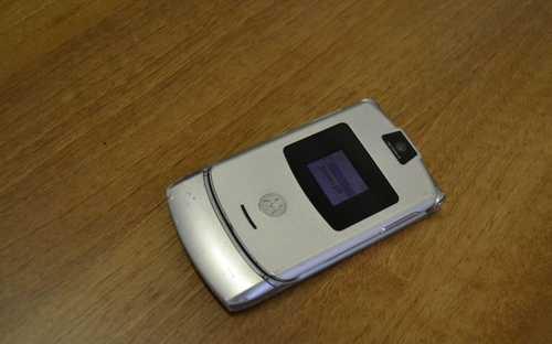 Оригинальный телефон Motorola RAZr-V3 Silver, б/у