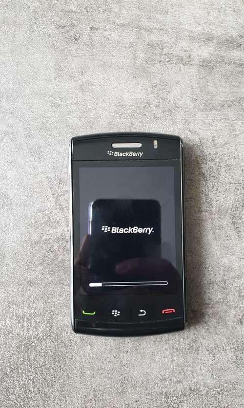 Телефон BlackBerry 9520 (он же Balckberry storm 2)