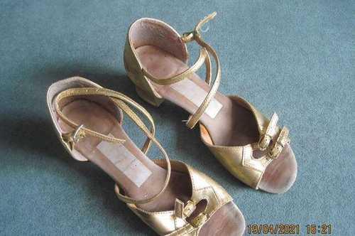 Танцевальные туфли