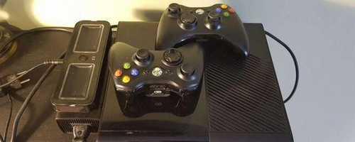 Xbox 360 e 500gb 2 джостика+зарядка