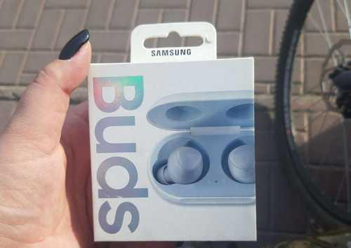 Безпроводные наушники Samsung Buds